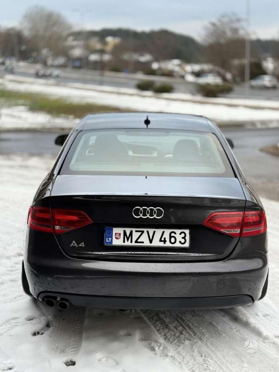Pelēks Audi A4 2010 Viļņa, ar dzinēja tilpumu 2.00 L un nobraukumu 290 tūkst. km par 4900 €, foto 6 vietnē AUTOMOTO.COM.LV