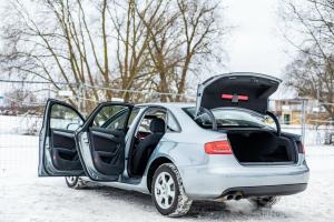 Grey Audi A4 2010 in Riga, with an engine capacity of 1.80 L and mileage of 275 thousand km for 5990 €, photo 9 on AUTOMOTO.COM.LV