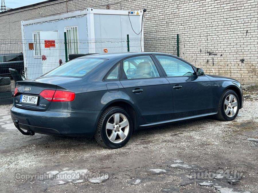 Grey Audi A4 2010 in Narva, with an engine capacity of 2.00 L and mileage of 315 thousand km for 3499 €, photo 11 on AUTOMOTO.COM.LV