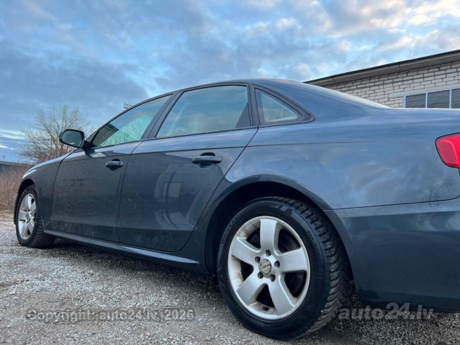 Grey Audi A4 2010 in Narva, with an engine capacity of 2.00 L and mileage of 315 thousand km for 3499 €, photo 15 on AUTOMOTO.COM.LV