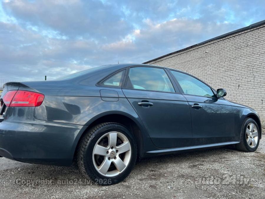 Grey Audi A4 2010 in Narva, with an engine capacity of 2.00 L and mileage of 315 thousand km for 3499 €, photo 17 on AUTOMOTO.COM.LV
