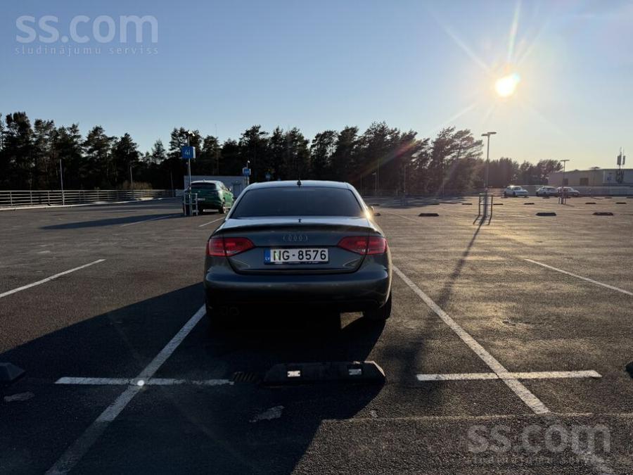 Grey Audi A4 2010 in Riga, with an engine capacity of 2.00 L and mileage of 445 thousand km for 5000 €, photo 5 on AUTOMOTO.COM.LV