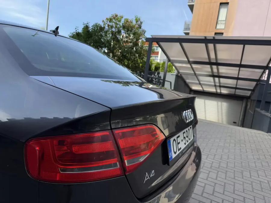 Pelēks Audi A4 2010 Rīga, ar dzinēja tilpumu 2.00 L un nobraukumu 316 tūkst. km par 5390 €, foto 8 vietnē AUTOMOTO.COM.LV