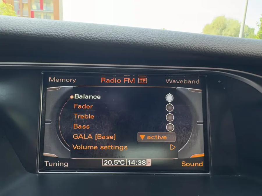 Pelēks Audi A4 2010 Rīga, ar dzinēja tilpumu 2.00 L un nobraukumu 316 tūkst. km par 5390 €, foto 17 vietnē AUTOMOTO.COM.LV