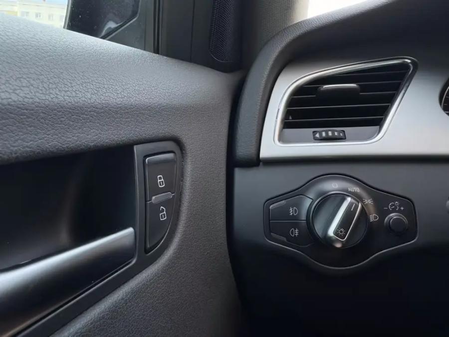 Pelēks Audi A4 2010 Rīga, ar dzinēja tilpumu 2.00 L un nobraukumu 316 tūkst. km par 5390 €, foto 28 vietnē AUTOMOTO.COM.LV