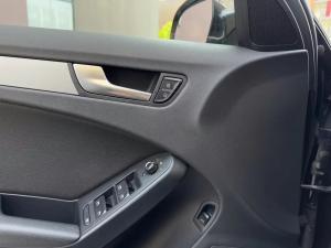 Pelēks Audi A4 2010 Rīga, ar dzinēja tilpumu 2.00 L un nobraukumu 316 tūkst. km par 5390 €, foto 30 vietnē AUTOMOTO.COM.LV