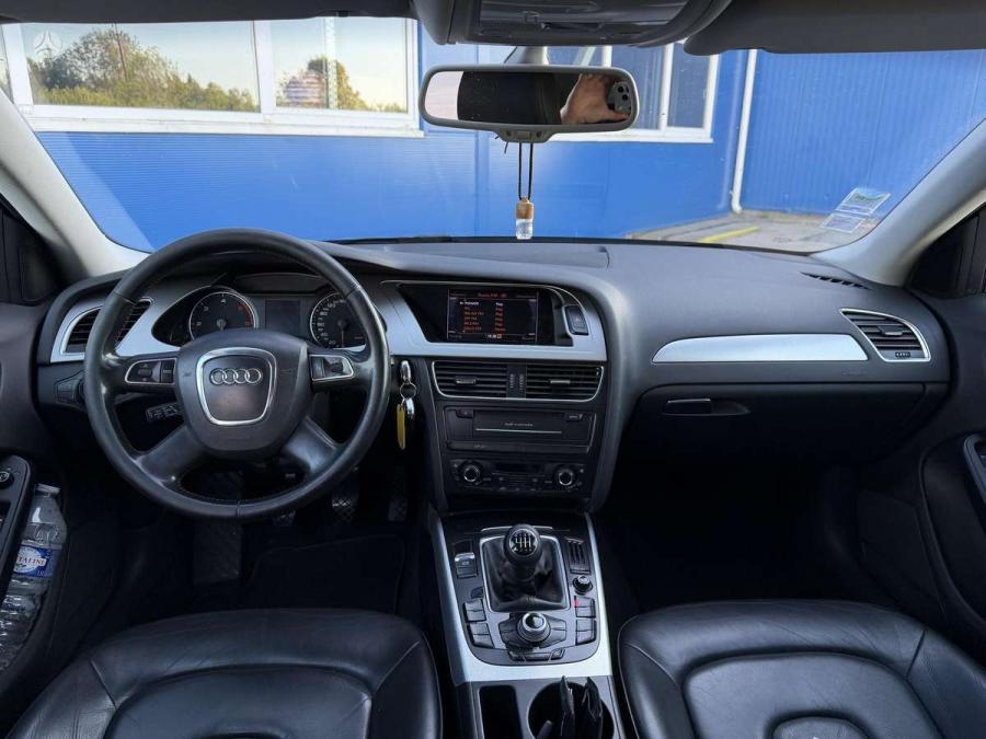 Grey Audi A4 2010 in Taurage, with an engine capacity of 1.97 L and mileage of 310 thousand km for 5500 €, photo 6 on AUTOMOTO.COM.LV
