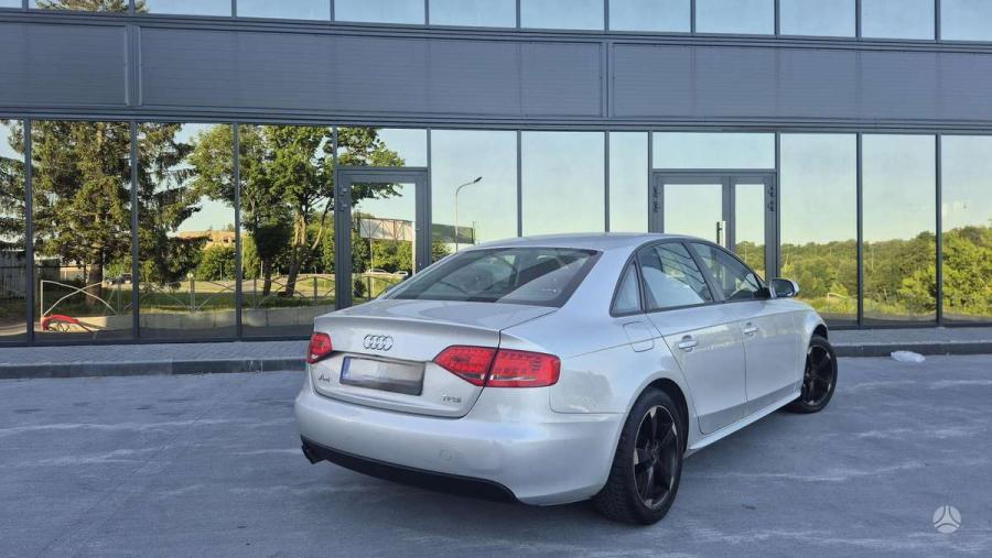 Grey Audi A4 2010 in Klaipeda, with an engine capacity of 1.98 L and mileage of 279 thousand km for 2599 €, photo 5 on AUTOMOTO.COM.LV