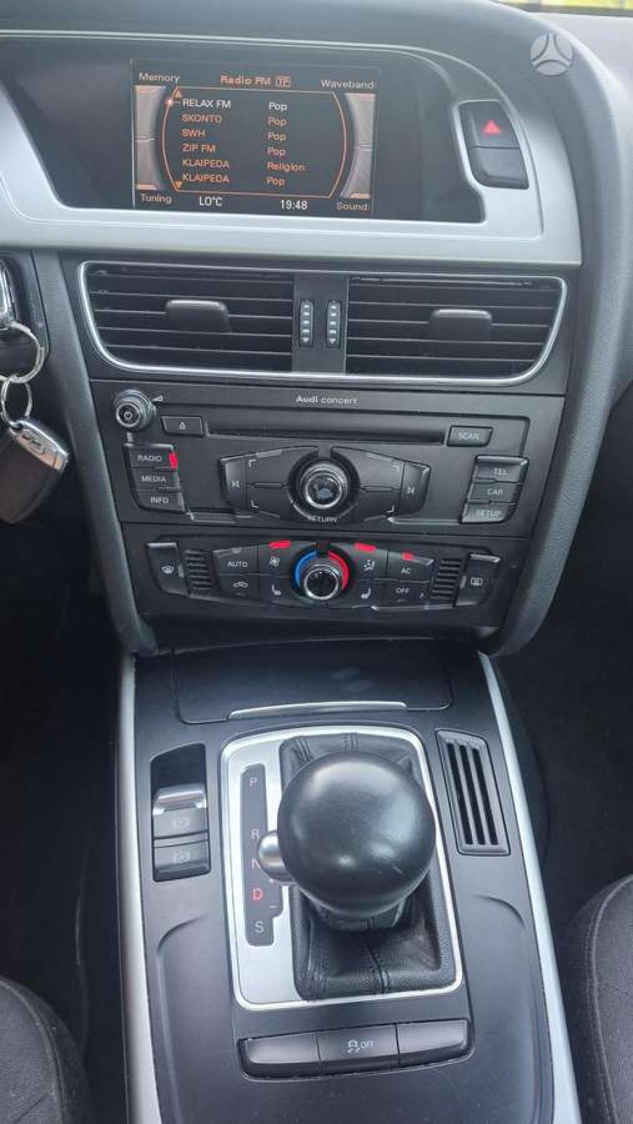 Grey Audi A4 2010 in Klaipeda, with an engine capacity of 1.98 L and mileage of 279 thousand km for 2599 €, photo 17 on AUTOMOTO.COM.LV