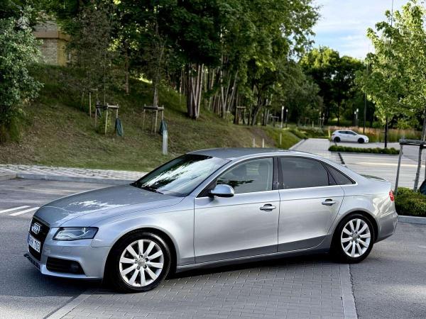 Grey Audi A4 2010 in Vilnius, with an engine capacity of 3.00 L and mileage of 299 thousand km for 4400 €, photo 4 on AUTOMOTO.COM.LV
