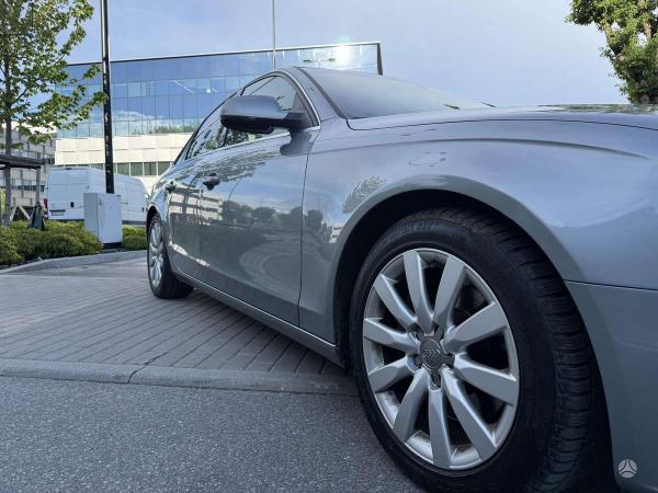Grey Audi A4 2010 in Vilnius, with an engine capacity of 3.00 L and mileage of 299 thousand km for 4400 €, photo 7 on AUTOMOTO.COM.LV