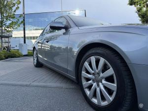 Grey Audi A4 2010 in Vilnius, with an engine capacity of 3.00 L and mileage of 299 thousand km for 4400 €, photo 8 on AUTOMOTO.COM.LV