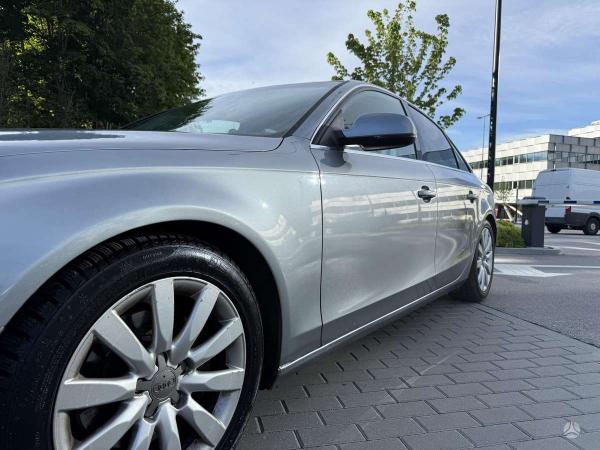Grey Audi A4 2010 in Vilnius, with an engine capacity of 3.00 L and mileage of 299 thousand km for 4400 €, photo 8 on AUTOMOTO.COM.LV