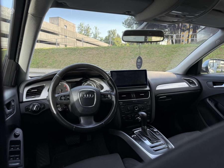 Grey Audi A4 2010 in Vilnius, with an engine capacity of 3.00 L and mileage of 299 thousand km for 4400 €, photo 10 on AUTOMOTO.COM.LV