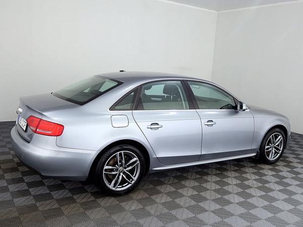 Pelēks Audi A4 2010 Tallina, ar dzinēja tilpumu 2.00 L un nobraukumu 339 tūkst. km par 3999 €, foto 3 vietnē AUTOMOTO.COM.LV