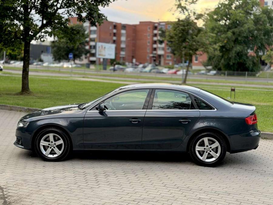 Grey Audi A4 2010 in Vilnius, with an engine capacity of 0.00 L and mileage of 244 thousand km for 6000 €, photo 5 on AUTOMOTO.COM.LV