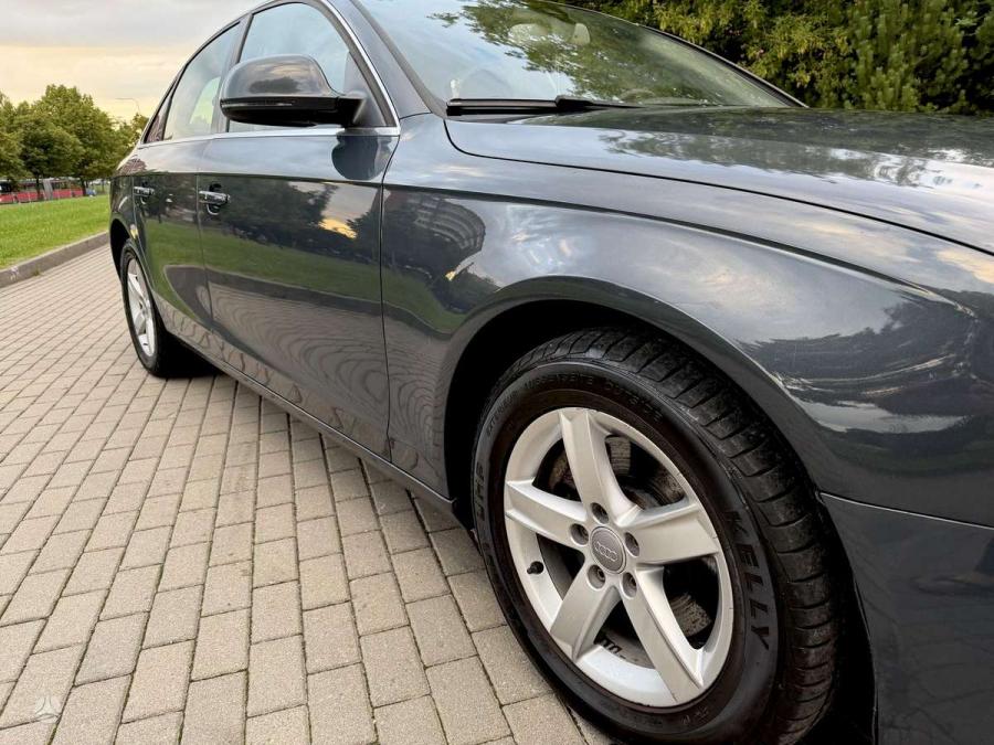 Grey Audi A4 2010 in Vilnius, with an engine capacity of 0.00 L and mileage of 244 thousand km for 6000 €, photo 11 on AUTOMOTO.COM.LV