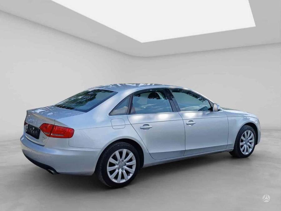 Pelēks Audi A4 2010 Viļņa, ar dzinēja tilpumu 3.00 L un nobraukumu 295 tūkst. km par 7190 €, foto 5 vietnē AUTOMOTO.COM.LV