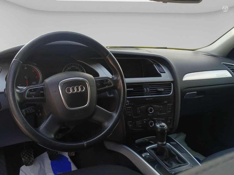 Pelēks Audi A4 2010 Viļņa, ar dzinēja tilpumu 3.00 L un nobraukumu 295 tūkst. km par 7190 €, foto 9 vietnē AUTOMOTO.COM.LV