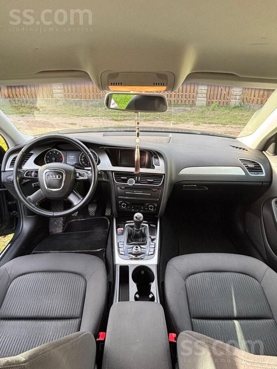 Pelēks Audi A4 2010 Rīga, ar dzinēja tilpumu 1.80 L un nobraukumu 363 tūkst. km par 4100 €, foto 9 vietnē AUTOMOTO.COM.LV