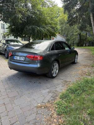 Grey Audi A4 2010 in Riga, with an engine capacity of 2.00 L and mileage of 444 thousand km for 5000 €, photo 4 on AUTOMOTO.COM.LV