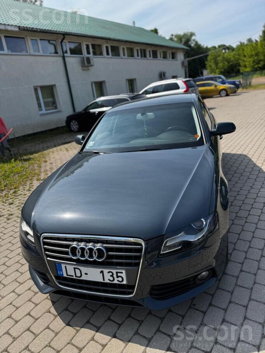 Pelēks Audi A4 2011 Rīga, ar dzinēja tilpumu 2.00 L un nobraukumu 126 tūkst. km par 7400 €, foto 1 vietnē AUTOMOTO.COM.LV