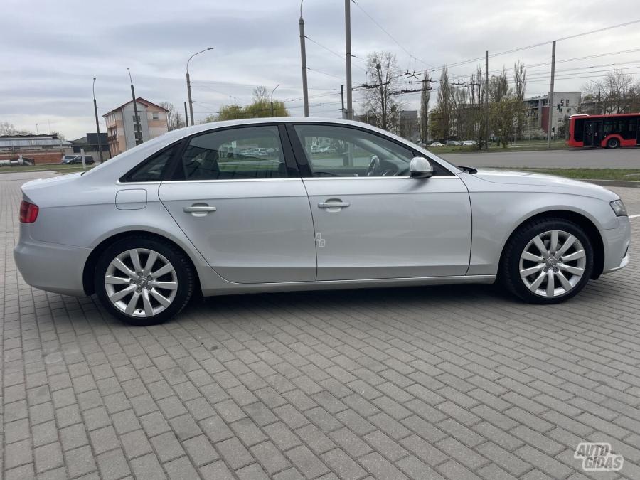 Pelēks Audi A4 2011 Kauņa, ar dzinēja tilpumu 2.00 L un nobraukumu 142 tūkst. km par 6700 €, foto 15 vietnē AUTOMOTO.COM.LV