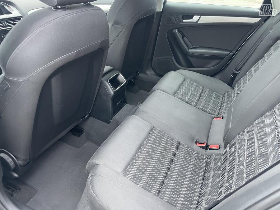 Pelēks Audi A4 2011 Kauņa, ar dzinēja tilpumu 2.00 L un nobraukumu 142 tūkst. km par 6700 €, foto 29 vietnē AUTOMOTO.COM.LV