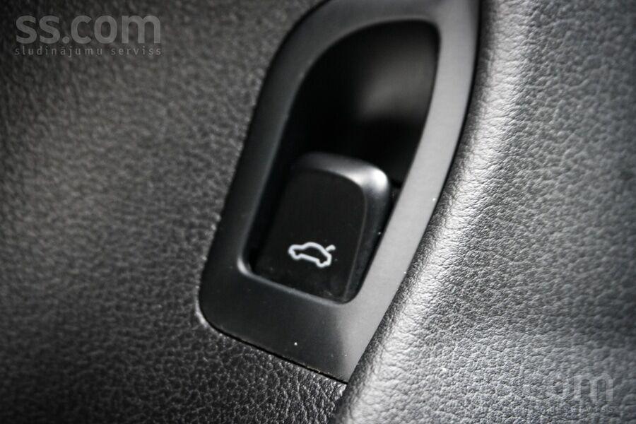 Grey Audi A4 2011 in Riga, with an engine capacity of 3.00 L and mileage of 326 thousand km for 6990 €, photo 17 on AUTOMOTO.COM.LV
