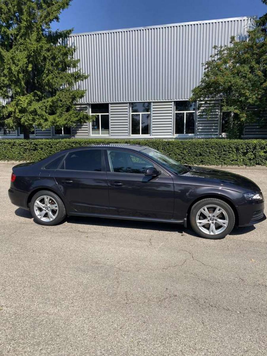 Pelēks Audi A4 2011 Panevēža, ar dzinēja tilpumu 1.97 L un nobraukumu 247 tūkst. km par 6700 €, foto 4 vietnē AUTOMOTO.COM.LV