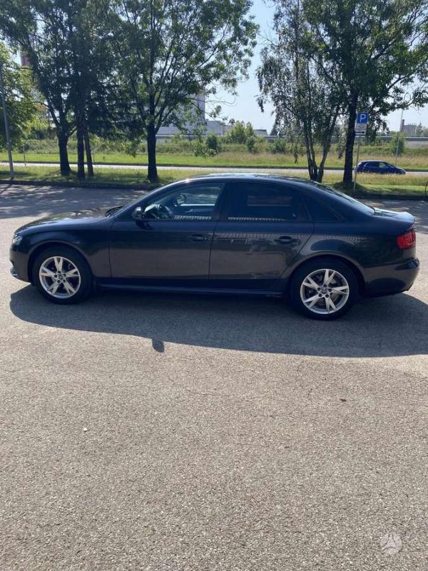 Pelēks Audi A4 2011 Panevēža, ar dzinēja tilpumu 1.97 L un nobraukumu 247 tūkst. km par 6700 €, foto 7 vietnē AUTOMOTO.COM.LV