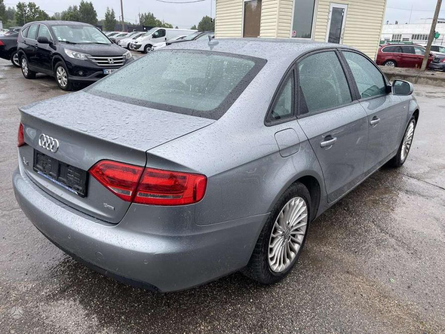 Pelēks Audi A4 2011 Panevēža, ar dzinēja tilpumu 2.00 L un nobraukumu 242 tūkst. km par 5500 €, foto 6 vietnē AUTOMOTO.COM.LV