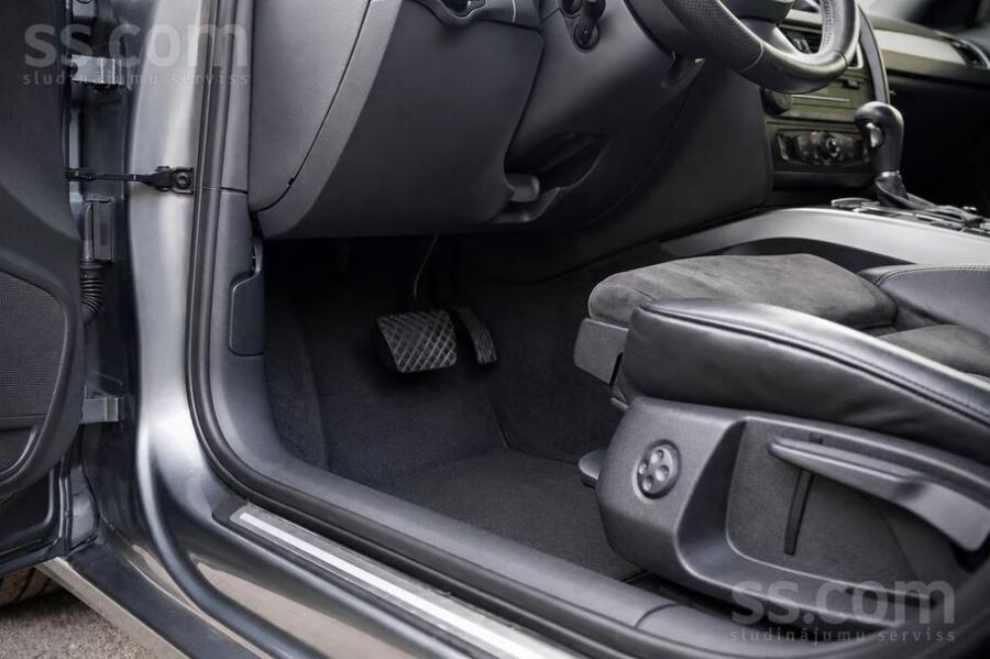 Grey Audi A4 2011 in Daugavpils, with an engine capacity of 1.90 L and mileage of 224 thousand km for 8000 €, photo 16 on AUTOMOTO.COM.LV
