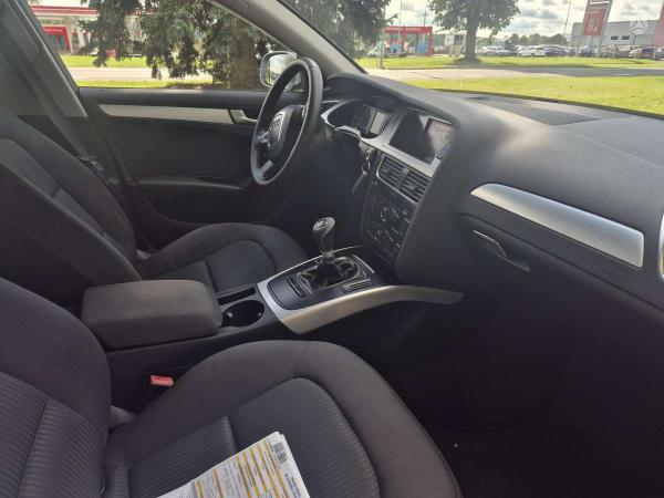 Grey Audi A4 2011 in Taurage, with an engine capacity of 1.97 L and mileage of 314 thousand km for 5500 €, photo 8 on AUTOMOTO.COM.LV