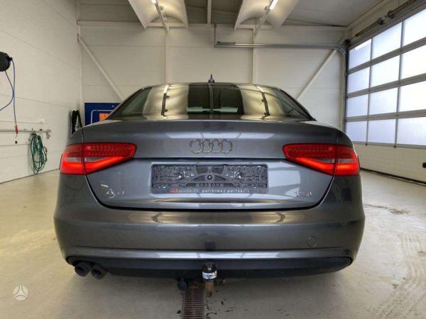 Pelēks Audi A4 2012 Radviliškis, ar dzinēja tilpumu 1.97 L un nobraukumu 313 tūkst. km par 6950 €, foto 6 vietnē AUTOMOTO.COM.LV