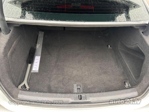 Grey Audi A4 2012 in Tartu, with an engine capacity of 2.00 L and mileage of 223 thousand km for 8300 €, photo 10 on AUTOMOTO.COM.LV