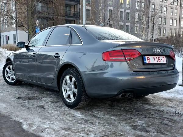 Pelēks Audi A4 2012 Rīga, ar dzinēja tilpumu 2.00 L un nobraukumu 240 tūkst. km par 4990 €, foto 5 vietnē AUTOMOTO.COM.LV