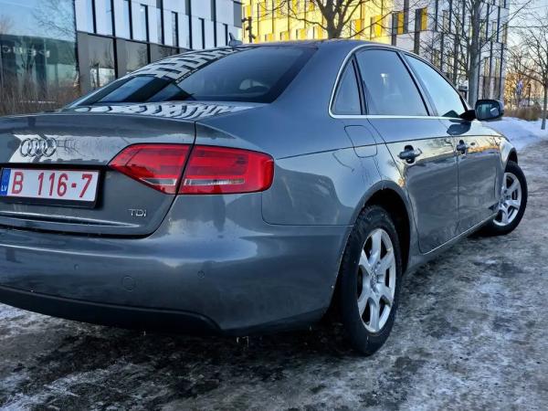 Pelēks Audi A4 2012 Rīga, ar dzinēja tilpumu 2.00 L un nobraukumu 240 tūkst. km par 4990 €, foto 7 vietnē AUTOMOTO.COM.LV