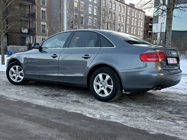 Pelēks Audi A4 2012 Rīga, ar dzinēja tilpumu 2.00 L un nobraukumu 240 tūkst. km par 4990 €, foto 8 vietnē AUTOMOTO.COM.LV