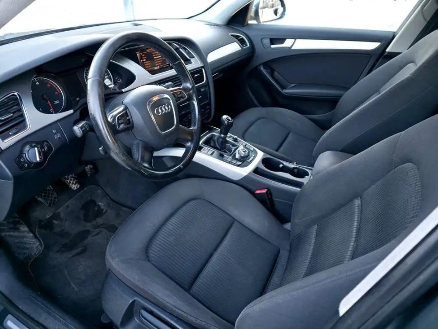 Grey Audi A4 2012 in Riga, with an engine capacity of 2.00 L and mileage of 240 thousand km for 4990 €, photo 12 on AUTOMOTO.COM.LV