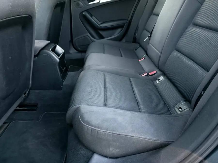 Grey Audi A4 2012 in Riga, with an engine capacity of 2.00 L and mileage of 240 thousand km for 4990 €, photo 22 on AUTOMOTO.COM.LV
