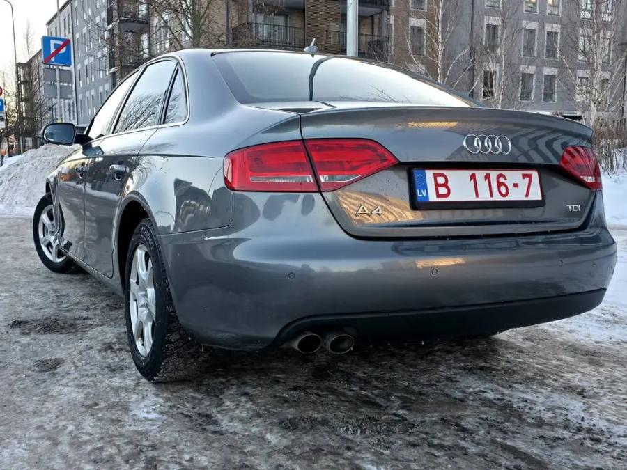 Grey Audi A4 2012 in Riga, with an engine capacity of 2.00 L and mileage of 240 thousand km for 4990 €, photo 27 on AUTOMOTO.COM.LV
