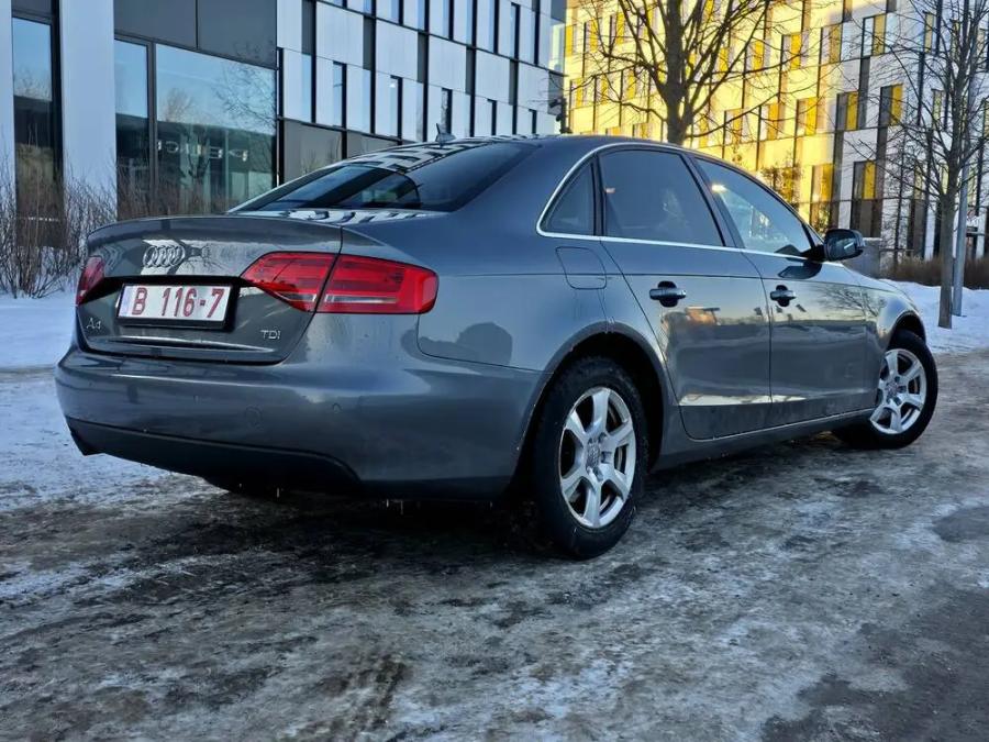 Grey Audi A4 2012 in Riga, with an engine capacity of 2.00 L and mileage of 240 thousand km for 4990 €, photo 41 on AUTOMOTO.COM.LV