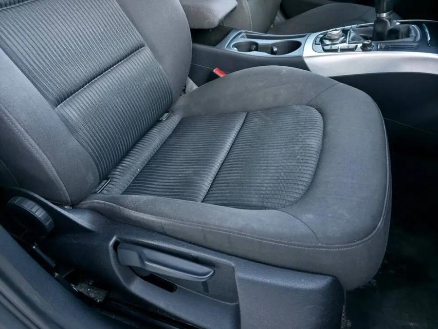 Grey Audi A4 2012 in Riga, with an engine capacity of 2.00 L and mileage of 240 thousand km for 4990 €, photo 47 on AUTOMOTO.COM.LV
