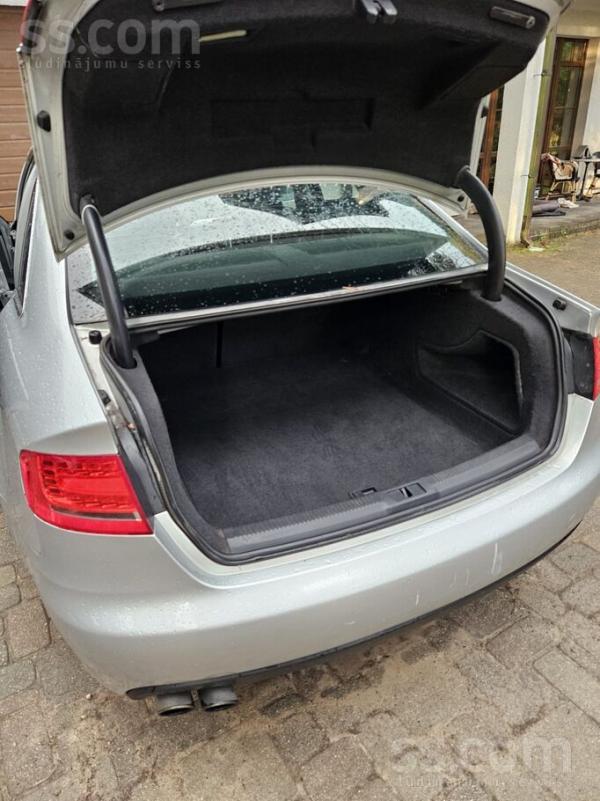Grey Audi A4 2012 in Riga, with an engine capacity of 2.00 L and mileage of 164 thousand km for 7500 €, photo 5 on AUTOMOTO.COM.LV