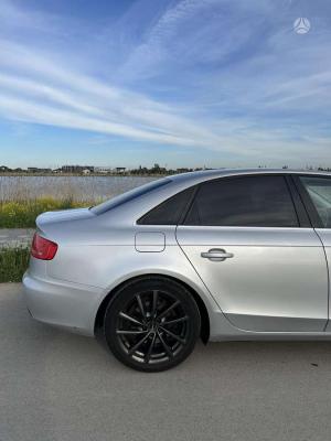 Pelēks Audi A4 2012 Klaipėda, ar dzinēja tilpumu 1.97 L un nobraukumu 290 tūkst. km par 6000 €, foto 4 vietnē AUTOMOTO.COM.LV