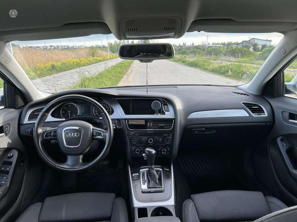 Audi A4 2012 Klaipėda vietnē Pelēks Audi A4 2012 Klaipėda, ar dzinēja tilpumu 1.97 L un nobraukumu 290 tūkst. km par 6000 €, foto 7 vietnē AUTOMOTO.COM.LV