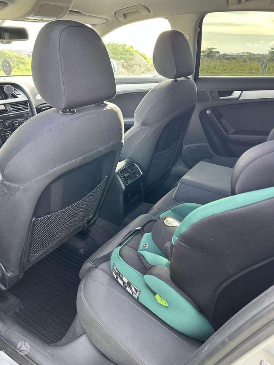 Pelēks Audi A4 2012 Klaipėda, ar dzinēja tilpumu 1.97 L un nobraukumu 290 tūkst. km par 6000 €, foto 9 vietnē AUTOMOTO.COM.LV