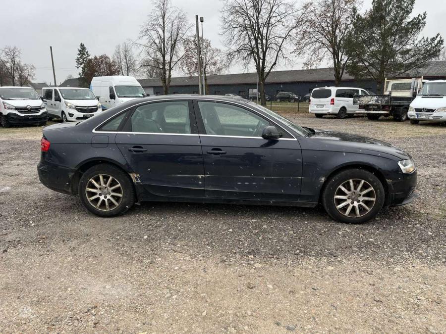Grey Audi A4 2013 in Taurage, with an engine capacity of 1.97 L and mileage of 300 thousand km for 4900 €, photo 6 on AUTOMOTO.COM.LV