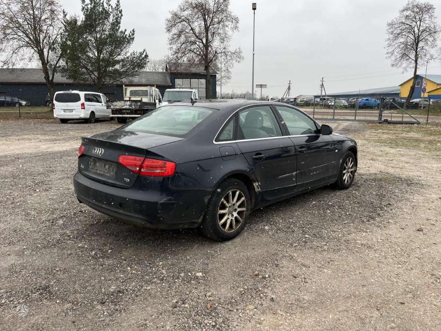 Grey Audi A4 2013 in Taurage, with an engine capacity of 1.97 L and mileage of 300 thousand km for 4900 €, photo 8 on AUTOMOTO.COM.LV